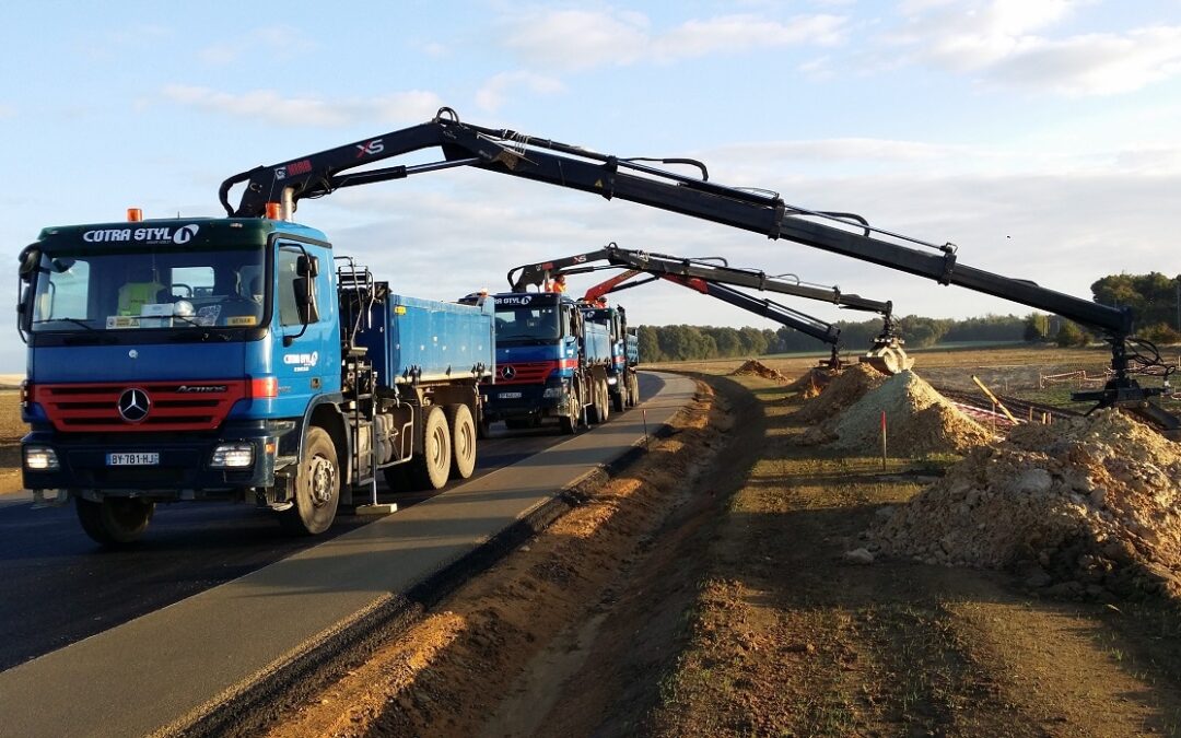 Camion-grue 10 tonnes : engin conçu pour le chargement des objets lourds